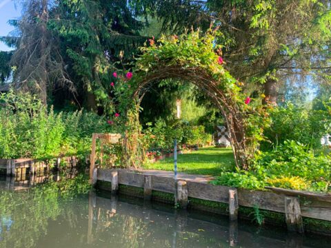 Balades en barques au cœur des hortillonnages d'Amiens (80).